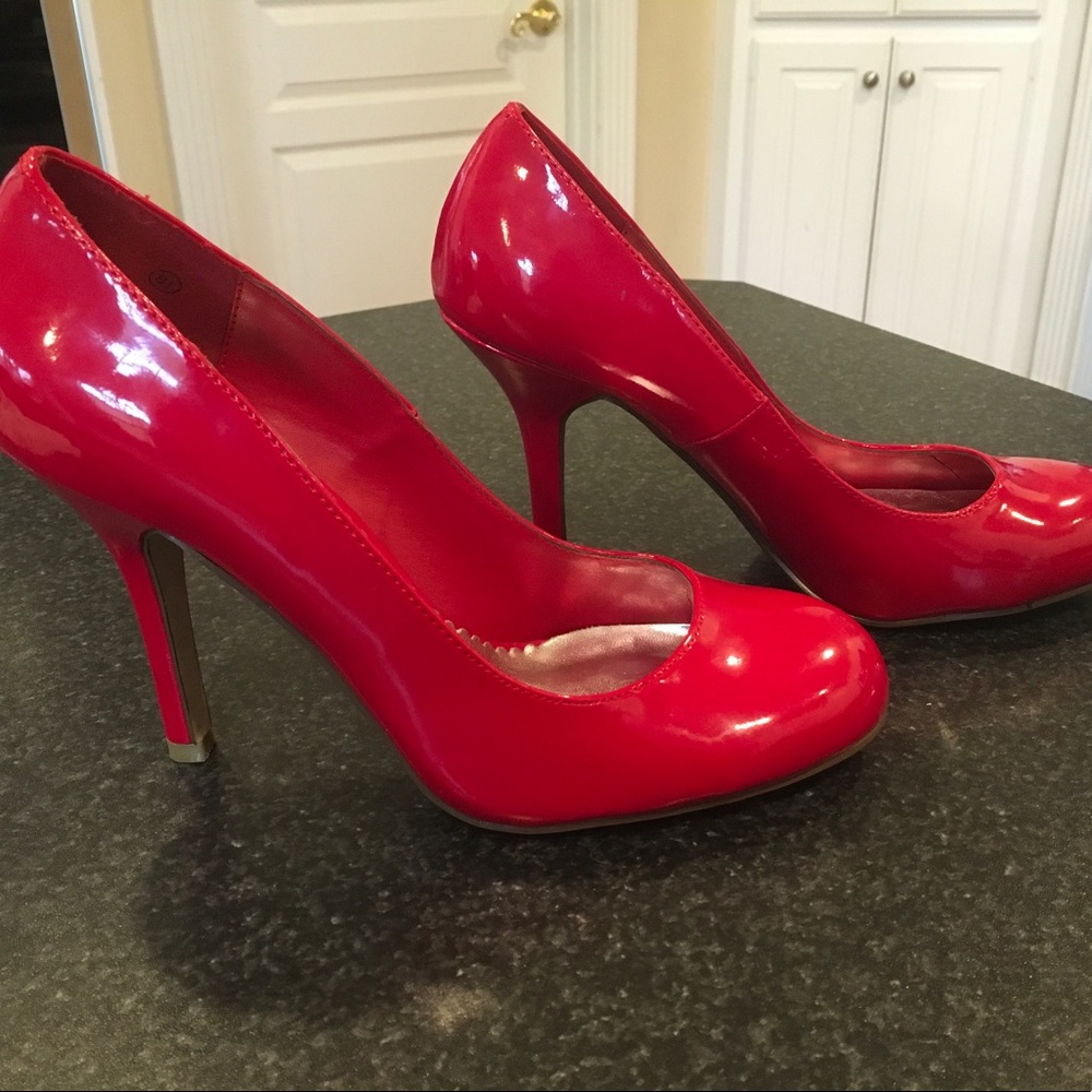 Red Stiletto Pumps - 8.5, 4” Heels - Gem